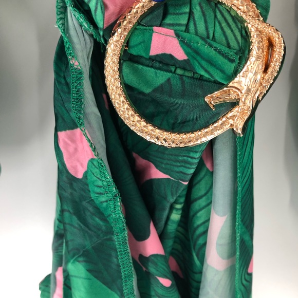 Latiste Dresses Latiste Plus Size Tropical Leaf Floral Maxi Dress